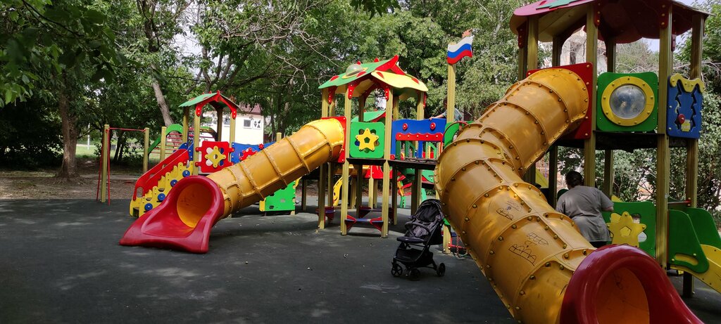 Oyun alanı Playground, Zheleznovodsk, foto