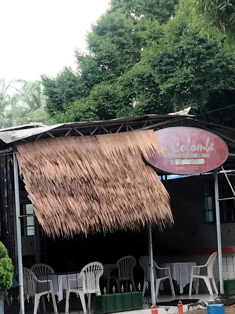 Restoran Restaurant la Colombe, Douala, foto