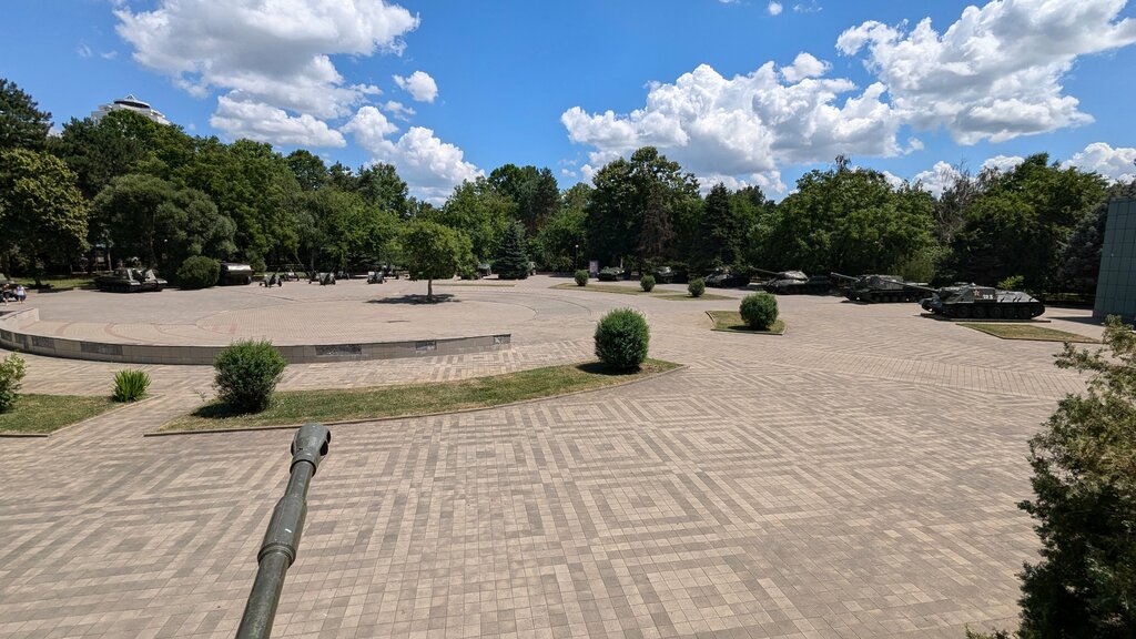 Teknoloji anıtı Танк Т-34, Krasnodar, foto