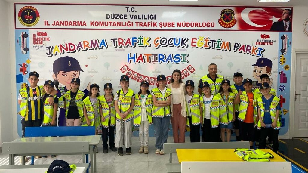 i̇lkokul Üçköprü İlkokulu, Kaynaşlı, foto