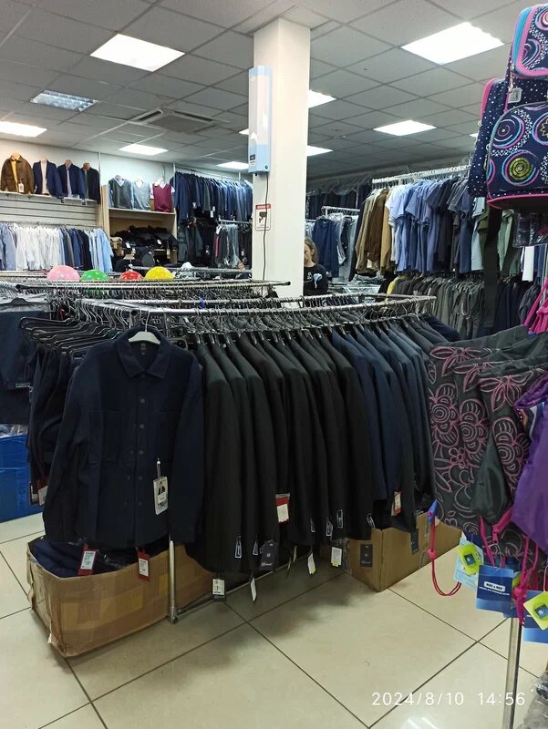 Giyim mağazası Feya, Lobnia, foto