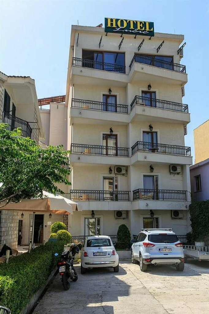 Otel Lucic, Dünya, foto