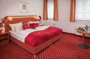 Waldhotel Eskeshof (North Rhine-Westphalia, Wuppertal), otel  Wuppertal'den