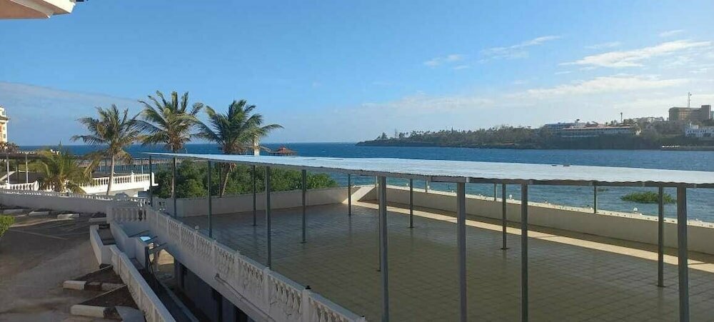 Kısa süreli konaklama Lux Suites Mkomani Beachfront Apartment, Dünya, foto