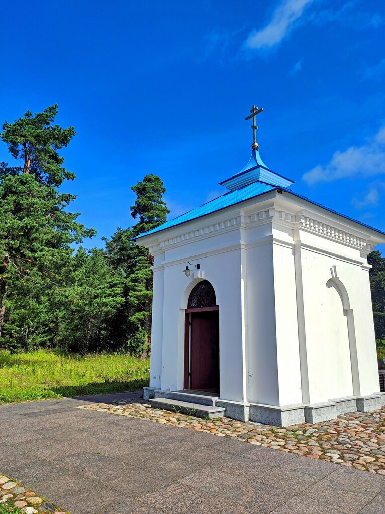 Şapel, haç anıtı Chapel of Saint Nicholas the Wonderworker, Saint‑Petersburg ve Leningradskaya oblastı, foto