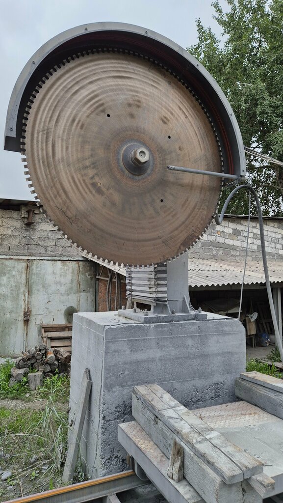 Heykel ve mezarlık taşı üreticileri Памятники, Vladikavkaz, foto