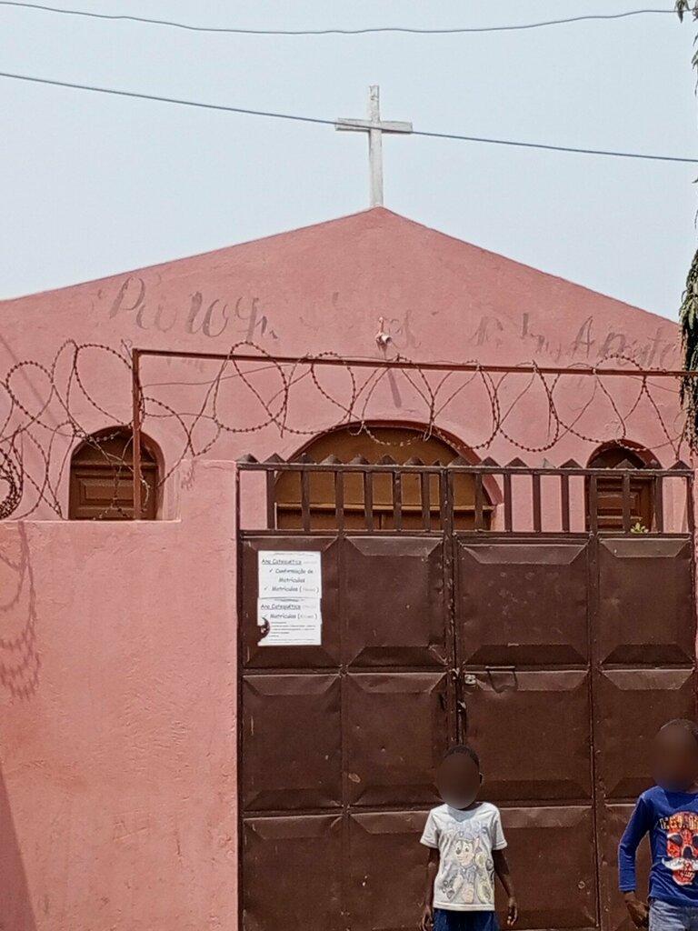 Dini dernekler Igreja Santa Teresinha, Loanda, foto