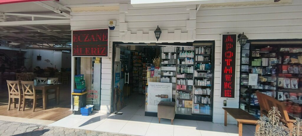 Eczaneler Yeni Ertürk Eczanesi, Fethiye, foto