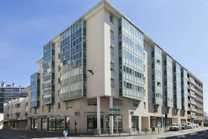 Annemasse Apparts (Auvergne-Rhône-Alpes, Haute-Savoie, Arrondissement de Saint-Julien-en-Genevois, Annemasse, Rue Marc Courriard), otel  Annemasse'tan