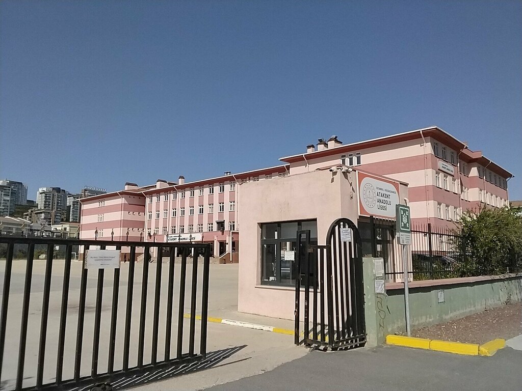 Lise Atakent Anadolu Lisesi, İstanbul, foto