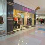 Larsetti (Qorǵaljyn tas joly No:1), giyim mağazası  Astana'dan