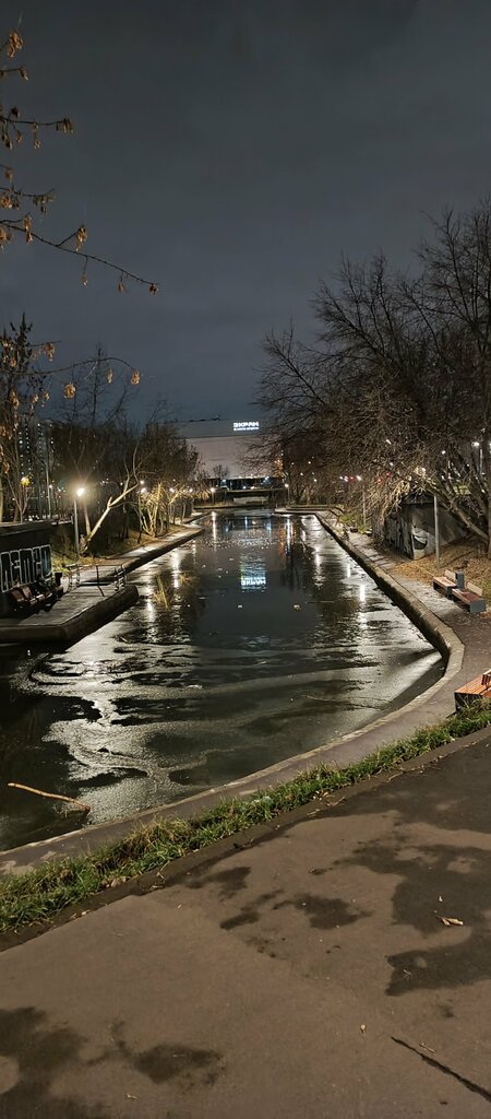 Toplu taşıma durağı Marshal Golovanov Street, Moskova, foto