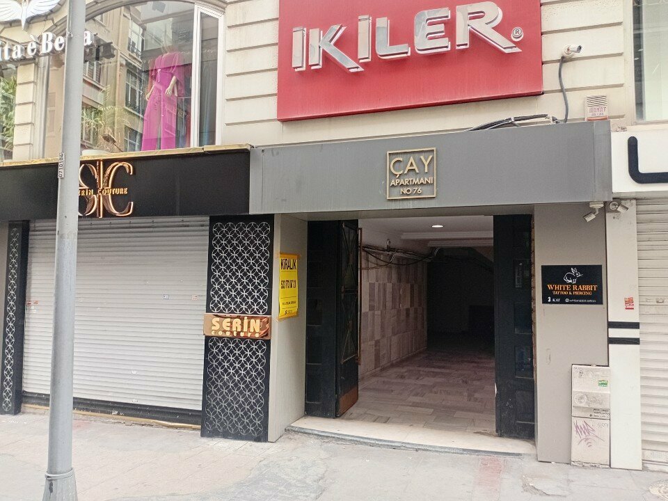 Giyim mağazası White World Giyim, İstanbul, foto