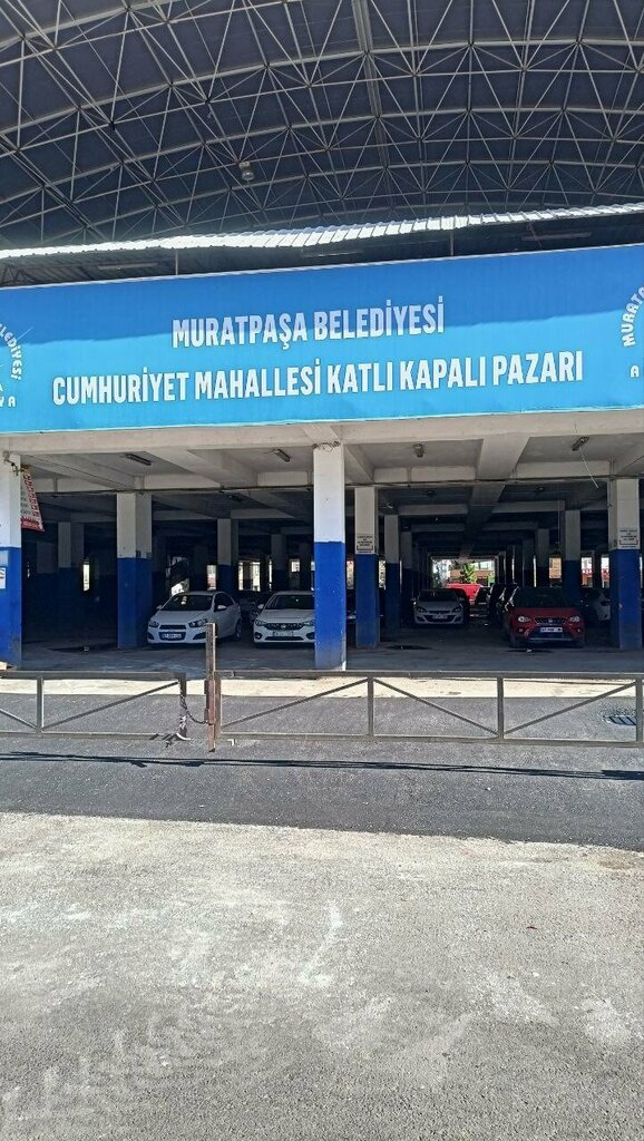 Pazarlar ve çarşılar Cumhuriyet Mahallesi Katlı Kapalı Pazar Yeri, Antalya, foto