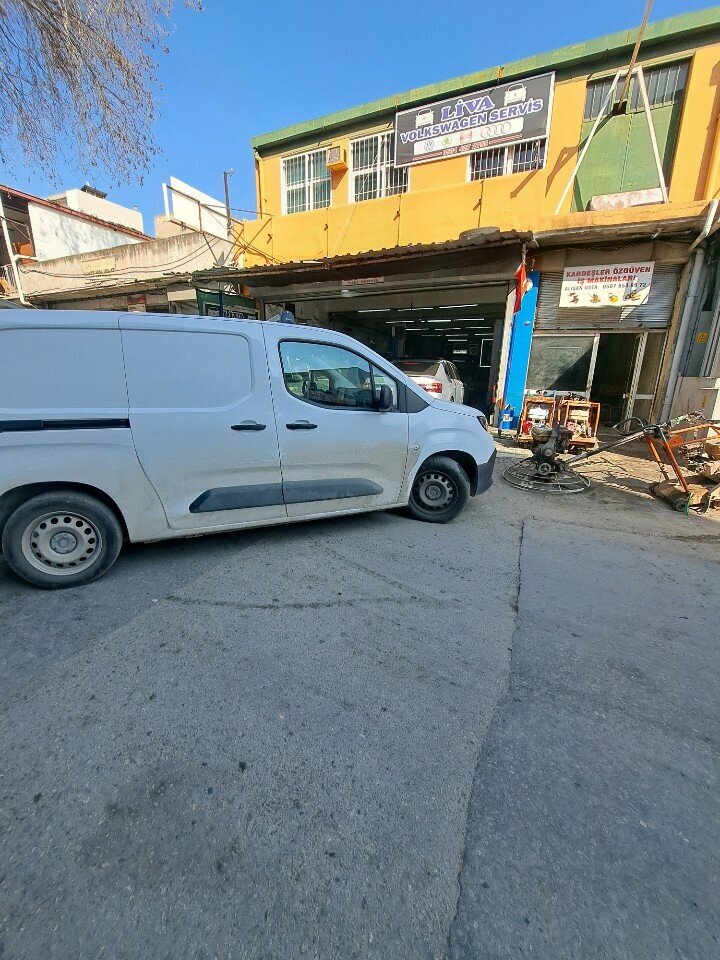 Otomobil satış galerileri Liva Volkswagen Servis, İzmir, foto