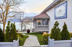 Villa Roz (Promyshlennaya Street No:23, selo Abrau-Dyurso), restoran  Krasnodarski krayından