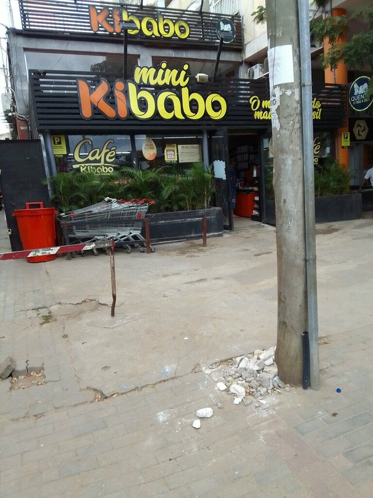 Süpermarket Kibabo, Loanda, foto