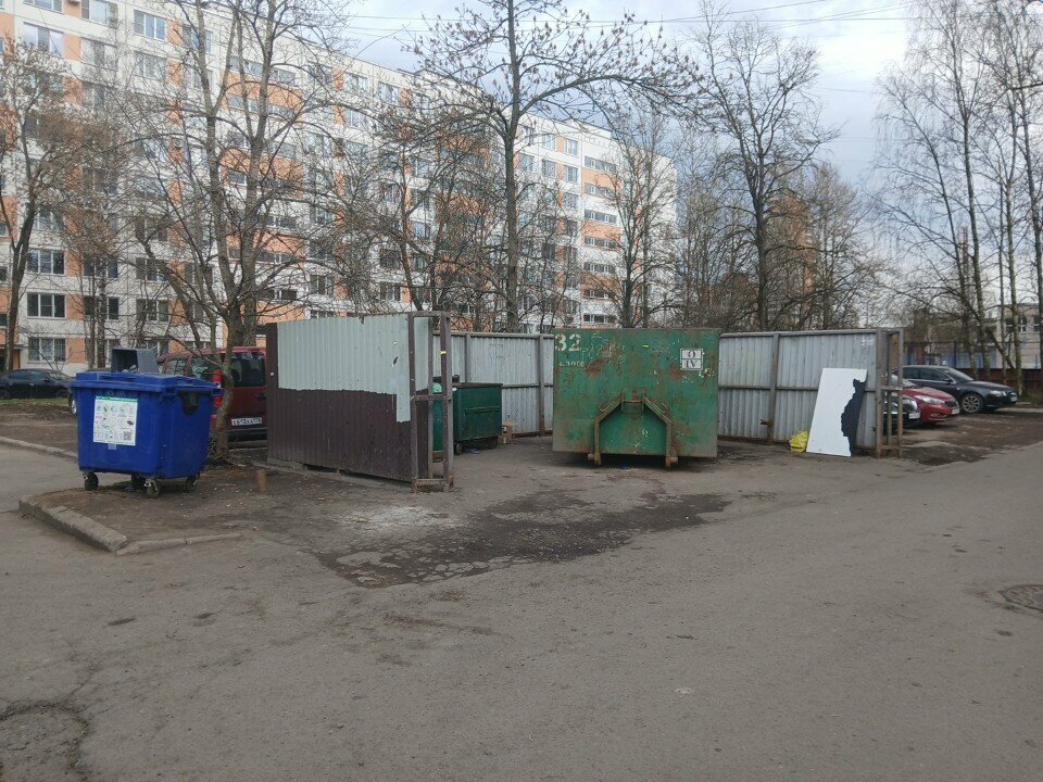 Ayrı çöp toplama noktası Невский экологический оператор, Saint‑Petersburg, foto