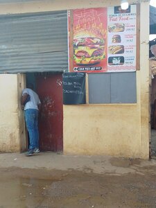 Hamburguaria (Luanda, Rua da 8ª Esquadra (Rua Da Oitava Esquadra)), fast food  Loanda'dan