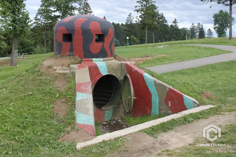 Turistik yerler Польский бронеколпак, Minskaya oblastı, foto