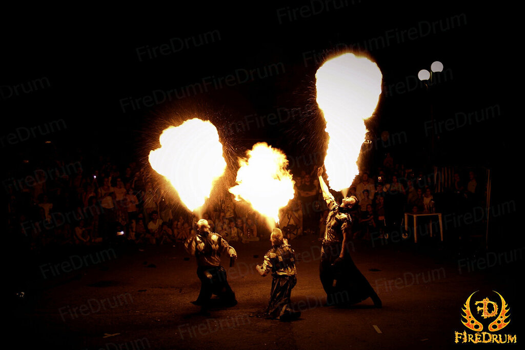 Müzik ve dans grupları FireDrum Show, Samara, foto