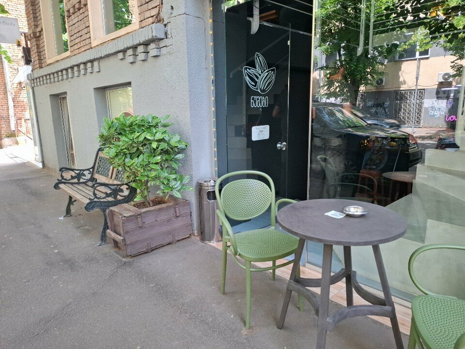 Kafe ნუშები, Tiflis, foto