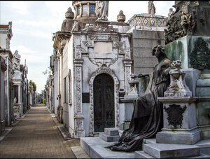Cementerio de la Recoleta (Buenos Aires, Cementerio de la Recoleta), mezarlıklar  Buenos Aires'ten