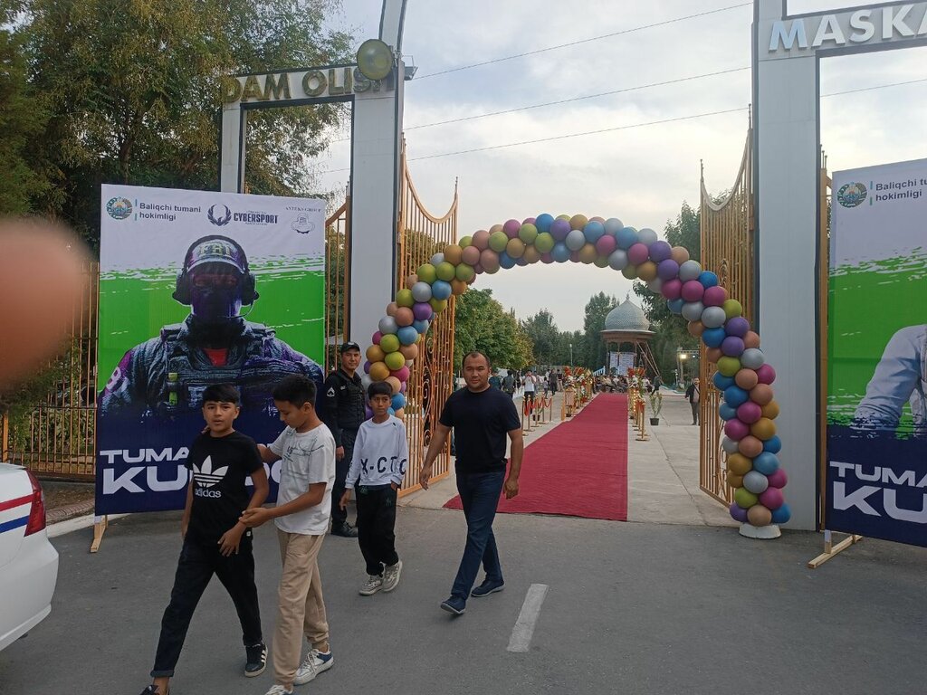 Piknik alanı Uchbuloq Pilgrimage Site, Andican eyaleti, foto