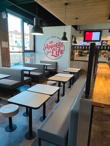 Rostic's Avto (ulitsa Mutaliyeva No:3, Nasyr-Kortskiy administrativny okrug), fast food  Nazran'dan
