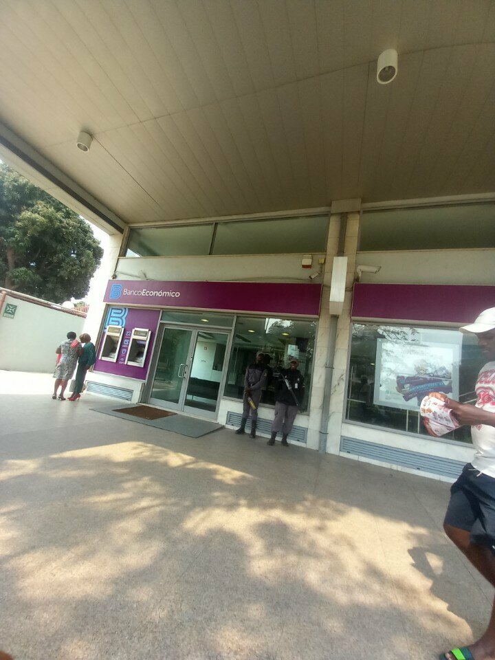 ATM'ler Banco economico, Loanda, foto