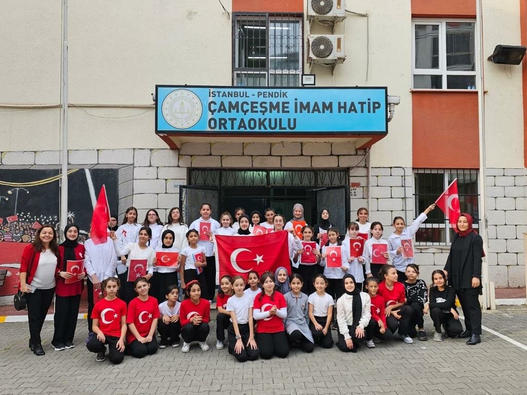 Ortaokul Çamçeşme İmam Hatip Ortaokulu, İstanbul, foto