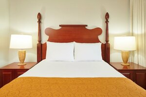 Maui Beach Hotel (United States Route 50), otel  Havai Eyaleti'nden