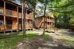 Dom u reki (Naberezhnaya ulitsa No:10, posyolok Arshan), otel  Buriatya'dan