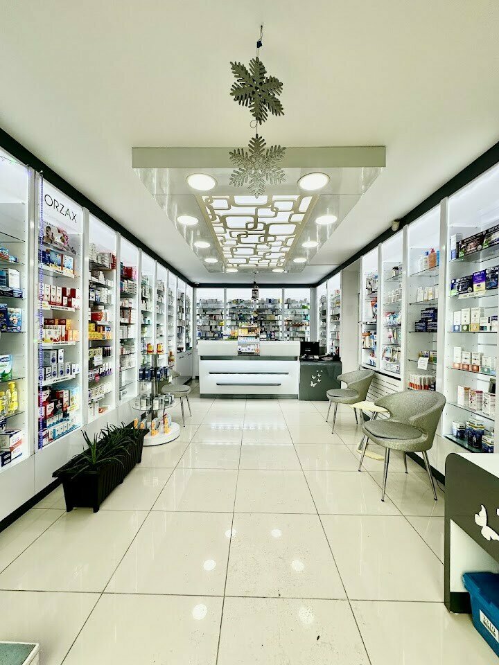 Eczaneler Yeni Ege Eczanesi, İzmir, foto