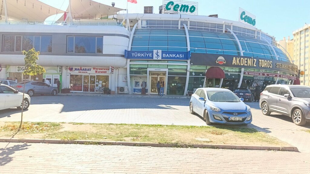 Banka Türkiye İş Bankası Selçuklu Konya Şubesi, Konya, foto