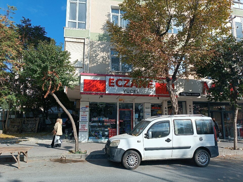 Eczaneler Yücel Eczanesi, İstanbul, foto