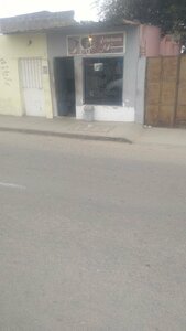 Barbearia (Luanda Province, Municipality of Luanda, Bairro do Imbondeiro), berberler  Loanda'dan