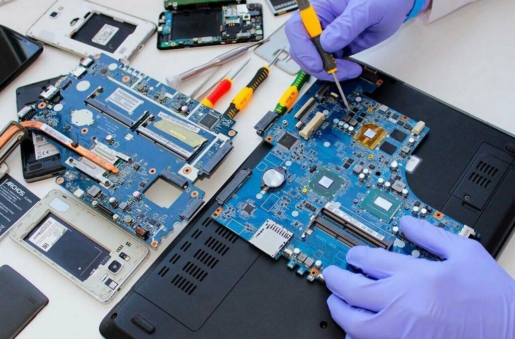 Telefon tamir servisi I. Sorok, Tarko‑Sale, foto