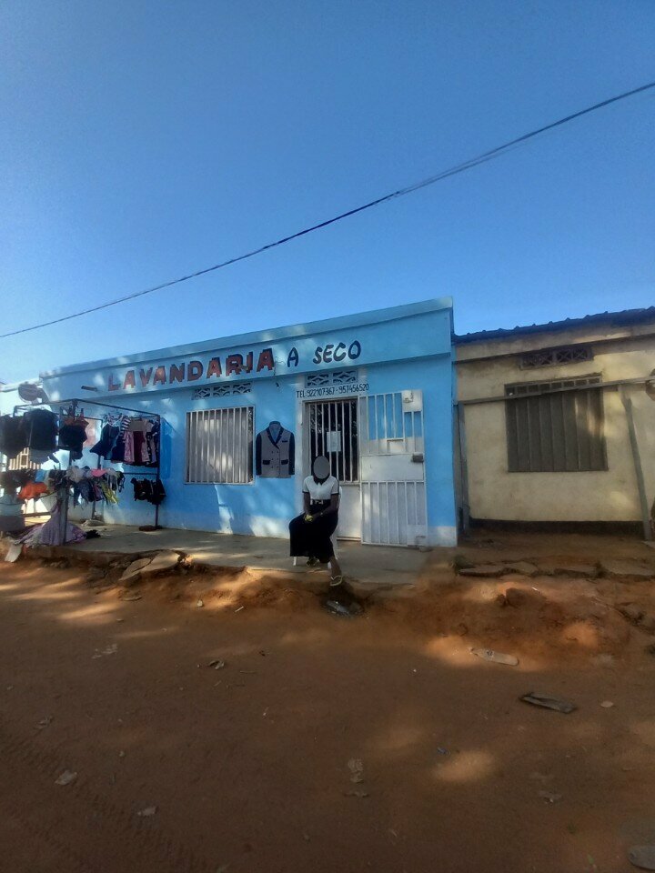 Çamaşırhaneler Lavandaria a Seco, Loanda, foto