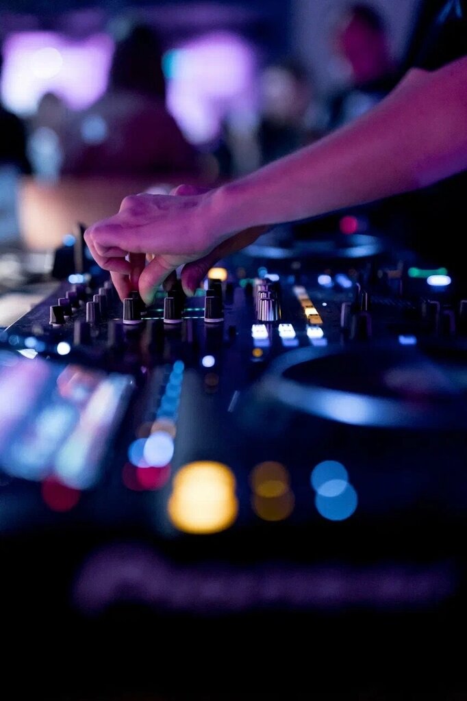 Müzik okulları ve konservatuarlar Tochka. DJ, Rostov‑na‑Donu, foto