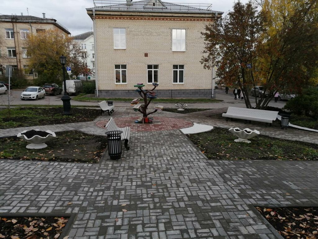 Kültür ve eğlence parkları Рябиновый сквер, Triohgorny, foto