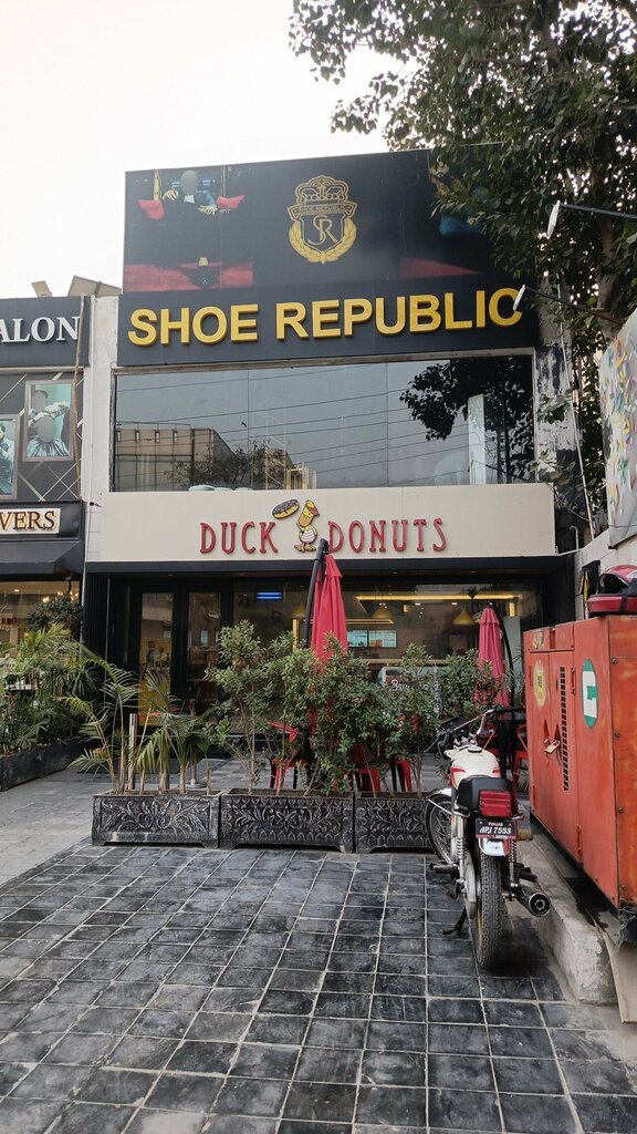 Ayakkabı mağazaları Shoes republic, Lahor, foto