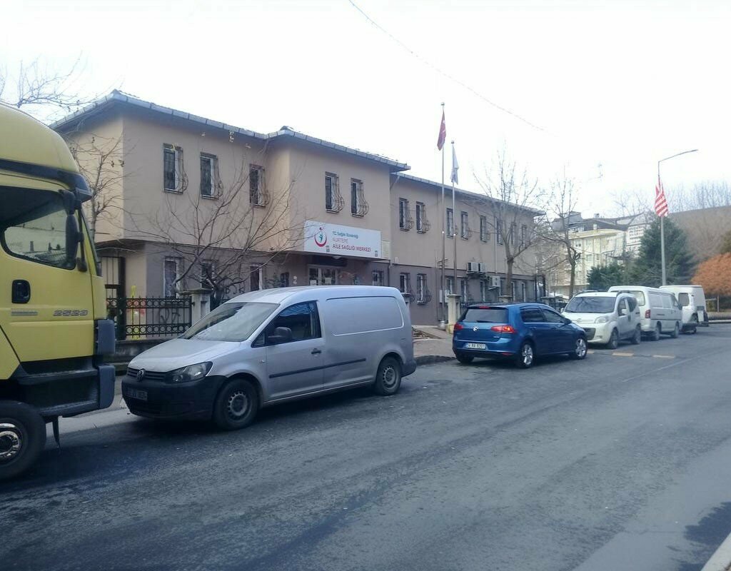 Tıp merkezleri ve klinikler Nurtepe Aile Sağlığı Merkezi, İstanbul, foto