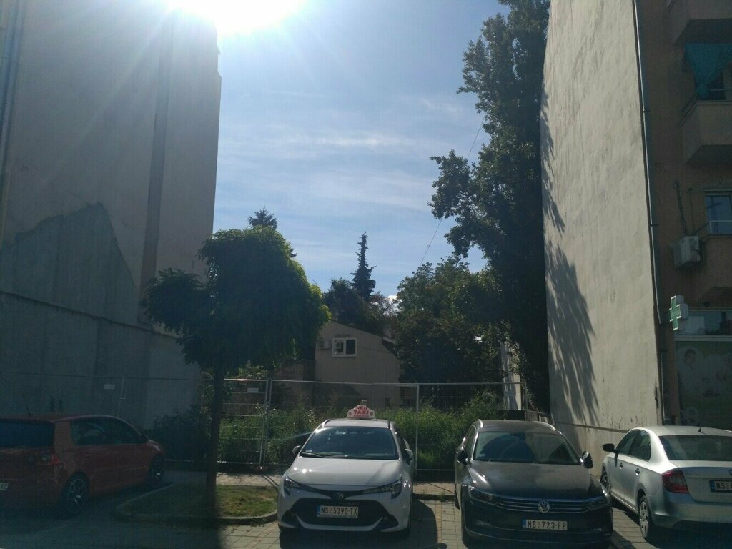 Dini dernekler Crkva Milosti, Novi Sad, foto