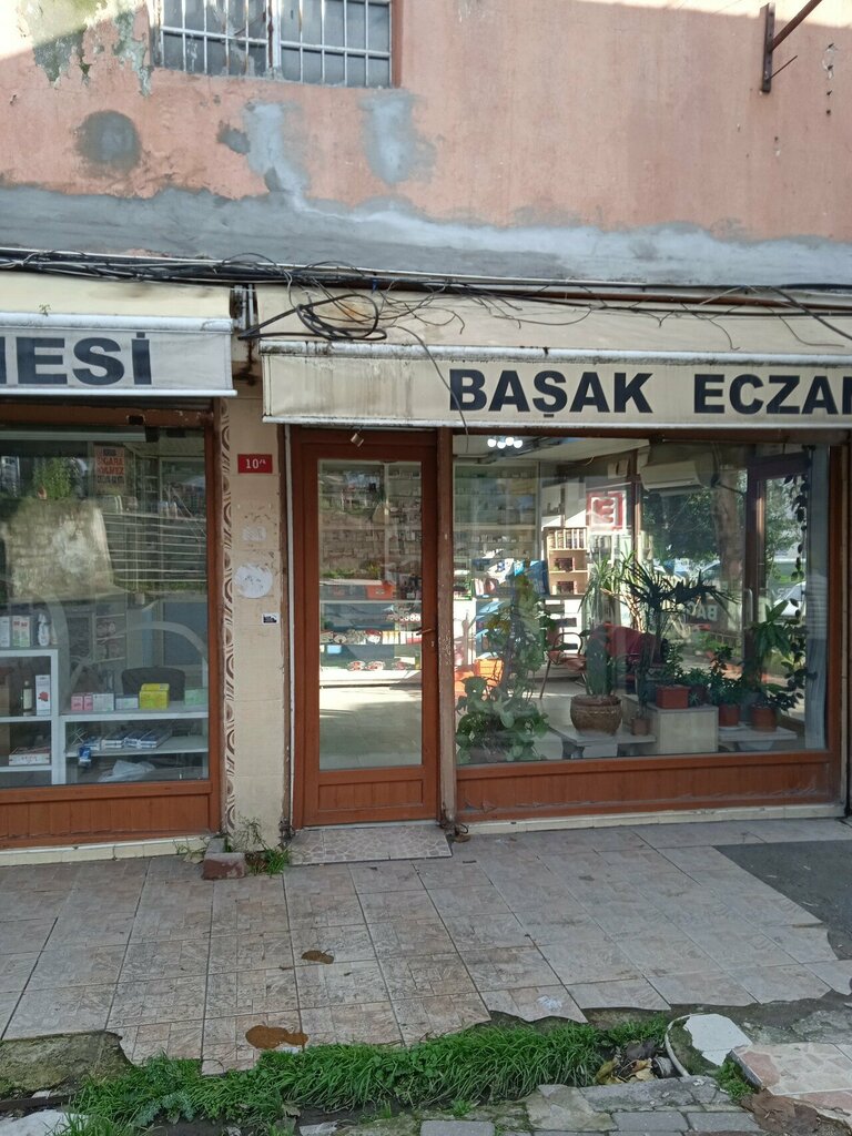 Eczaneler Başak Eczanesi, İstanbul, foto