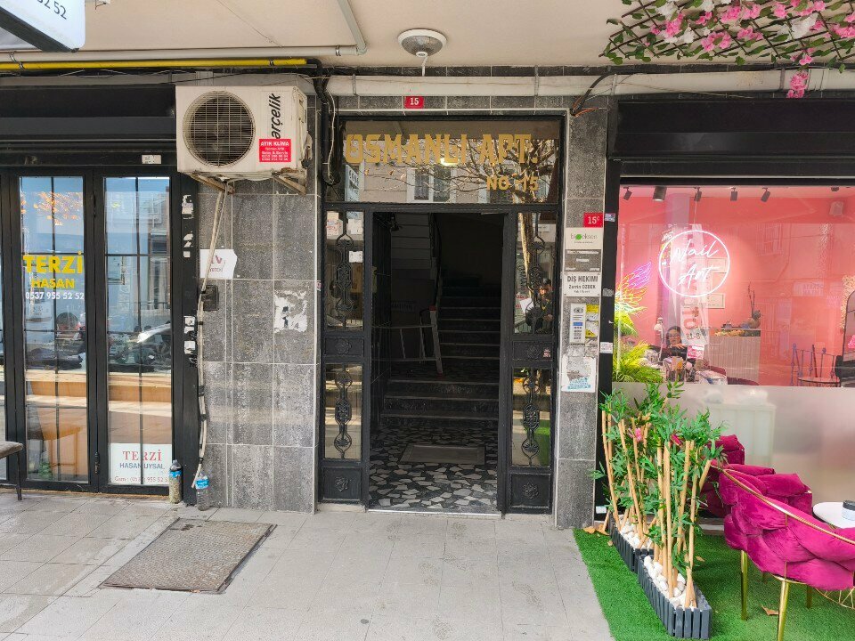 Özel ağız ve diş sağlığı klinikleri ve muayenehaneleri Diş Hekimi Zerrin Özbek, İstanbul, foto