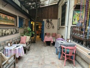Taş Mekan Kültür Merkezi (Adana, Seyhan, Reşatbey Mah., Gazeteci Sinan Tanyıldız Sok., 1/A), restoran  Adana'dan