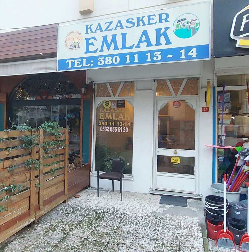 Emlak ofisi Kazaasker Emlak, İstanbul, foto