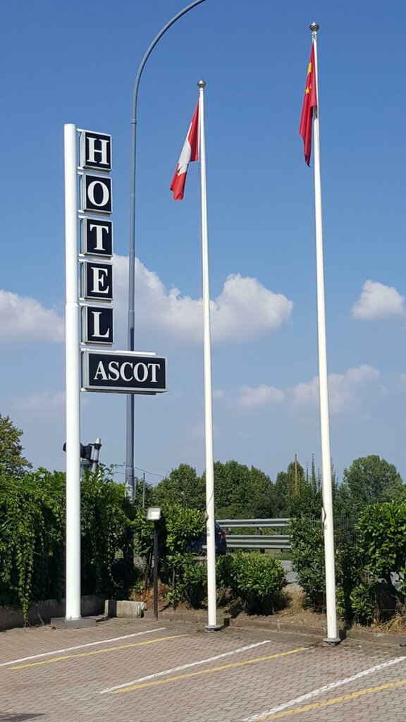 Otel Ascot, Lombardiya, foto