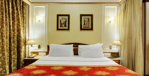 Hotel Regal Enclave (State of Maharashtra, Mumbai, Khar East Road), otel  Mumbai'den